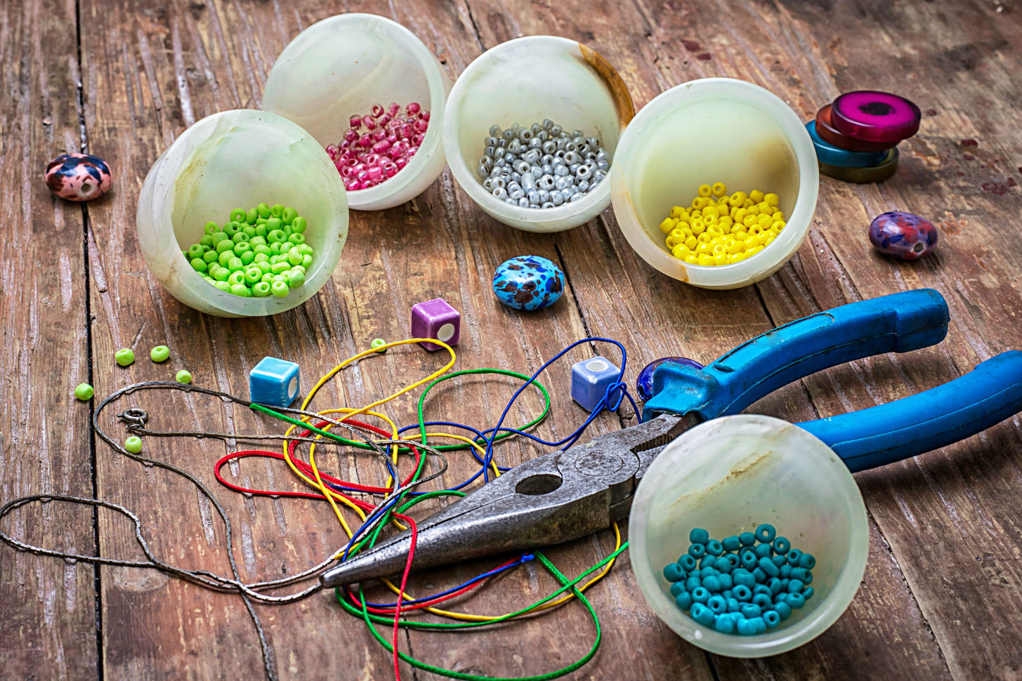 Beads for needlework Jigsaw Puzzle (Home, Needlework) | Puzzle Garage