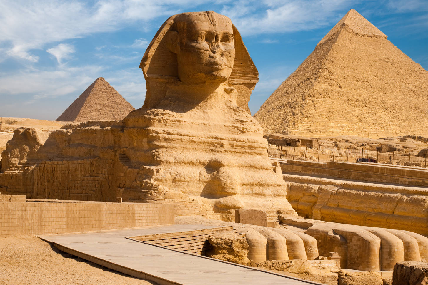 Great Sphinx on the background of the pyramids Jigsaw Puzzle (Countries ...