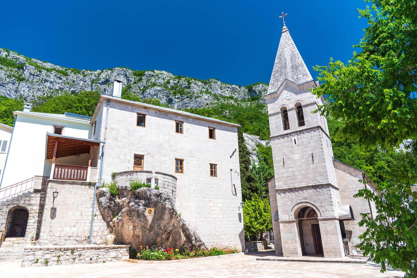 Temple in the mountains Jigsaw Puzzle (Architecture, Temples) | Puzzle ...