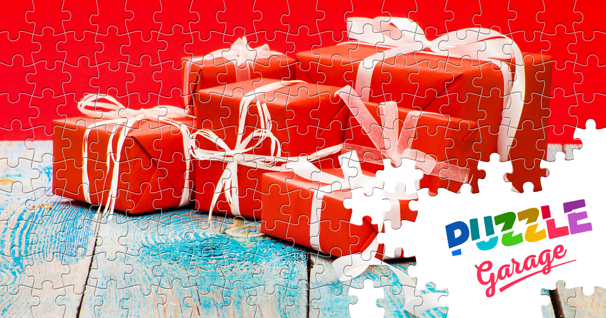 Gifts on a wooden table Jigsaw Puzzle (Holidays, Birthday) | Puzzle Garage