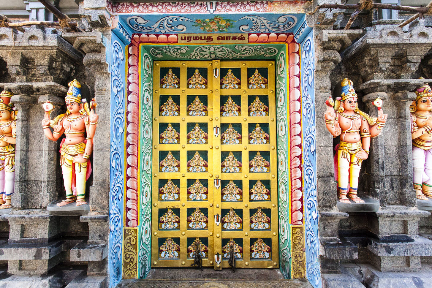 Doors of a Hindu temple Jigsaw Puzzle (Countries, India) | Puzzle Garage
