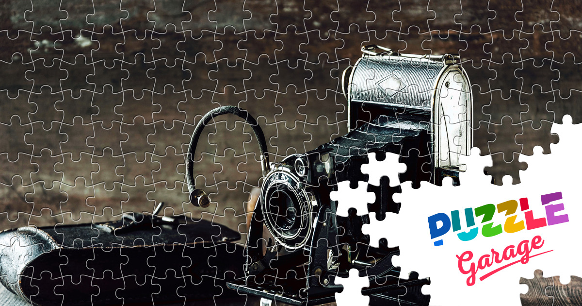 Old film camera Jigsaw Puzzle (Stuff, Foto cameras) | Puzzle Garage
