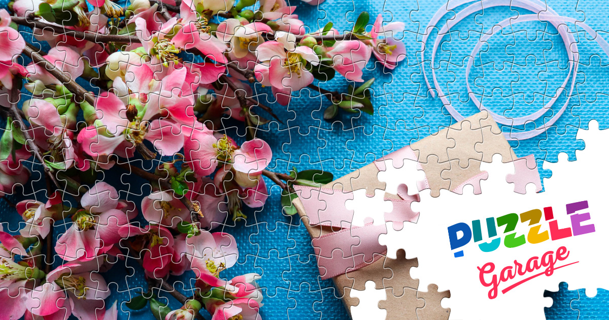 Flowers and gift box Jigsaw Puzzle (Plants, Flowers) | Puzzle Garage
