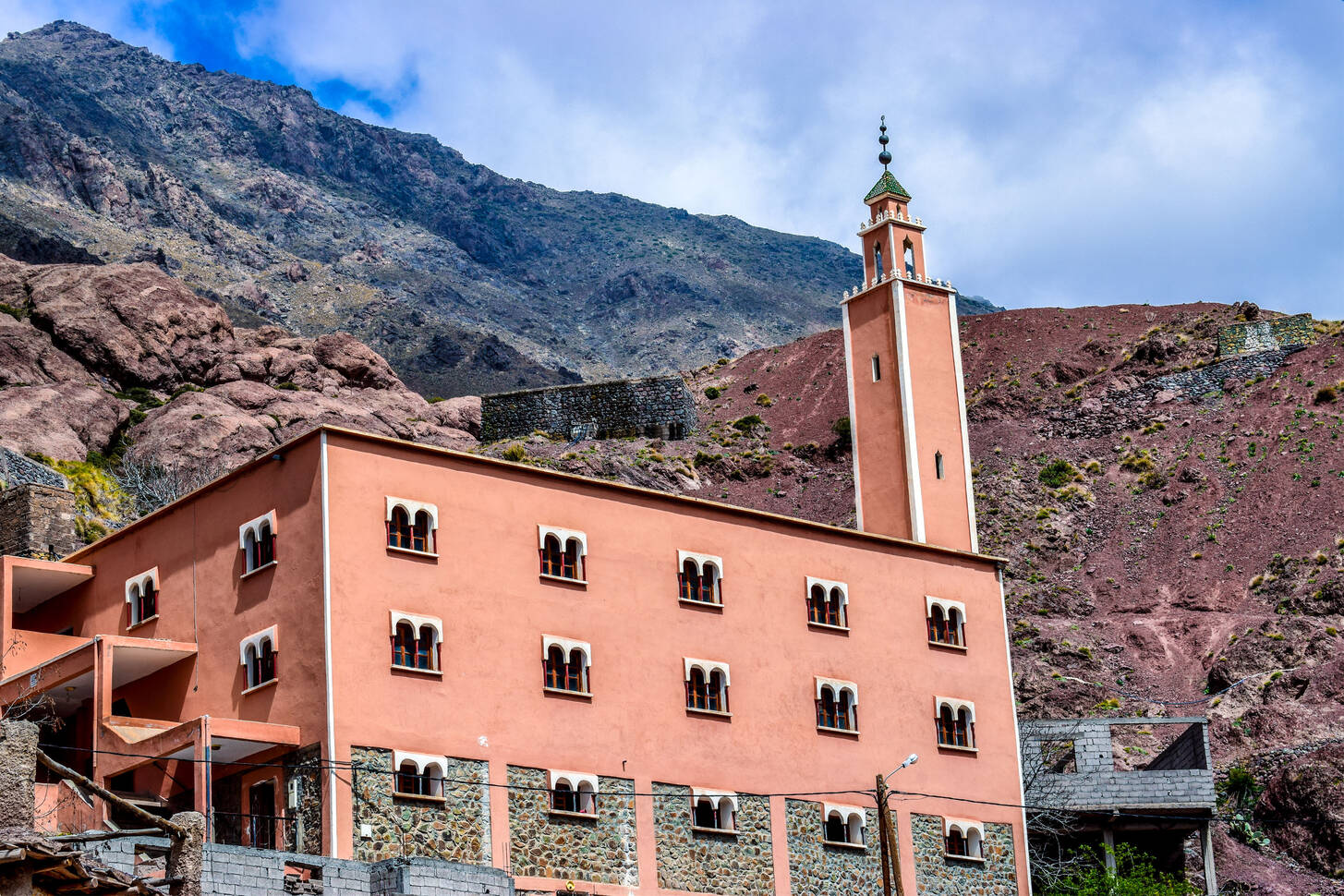 Mosque in the mountains Jigsaw Puzzle (Countries, Morocco) | Puzzle Garage