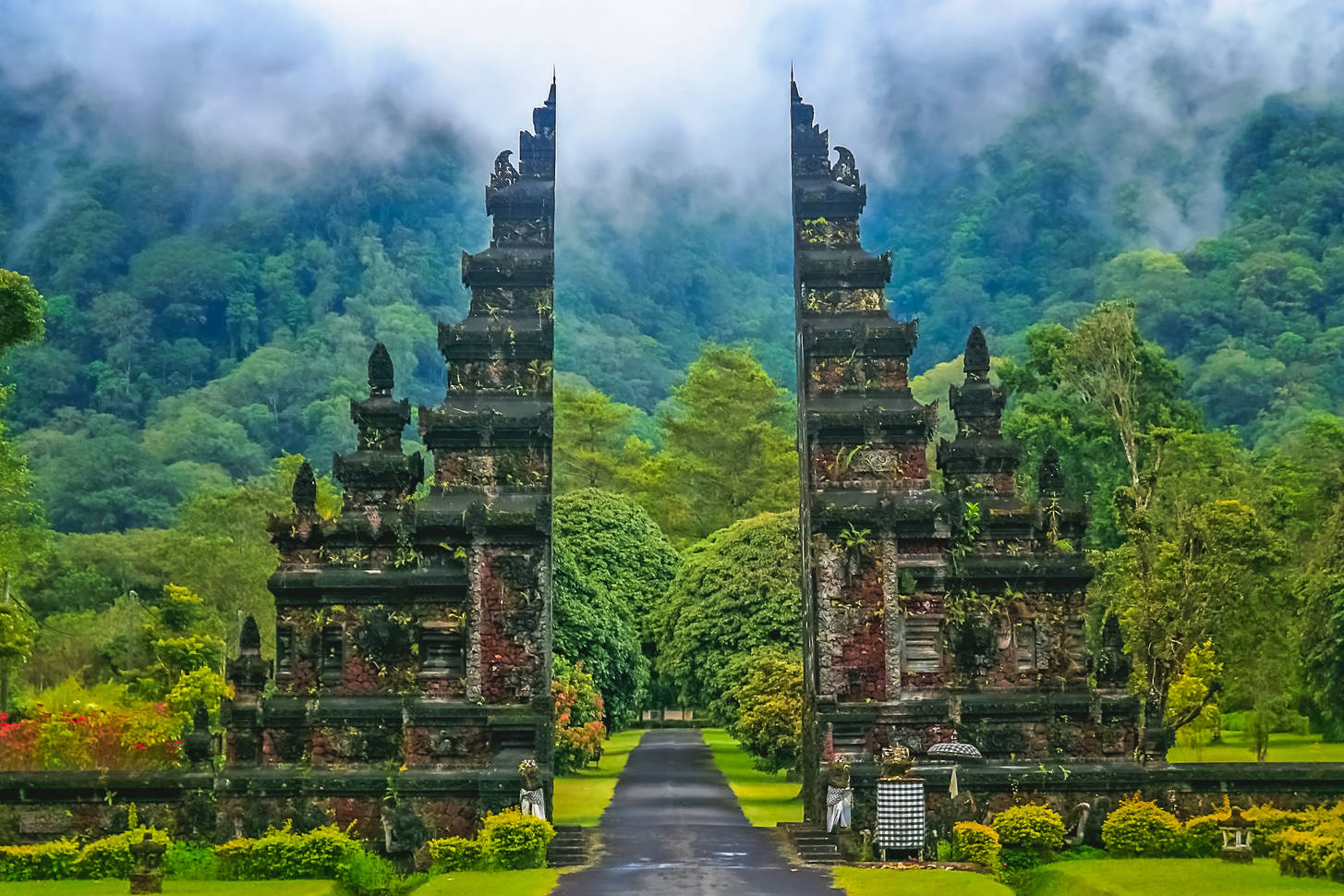 The Broken Gate of Temples in Bali Jigsaw Puzzle (Countries, Indonesia ...