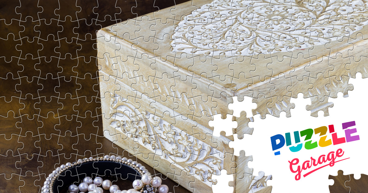 Bracelet, pearls and jewelry box Jigsaw Puzzle (Stuff, Jewellery ...