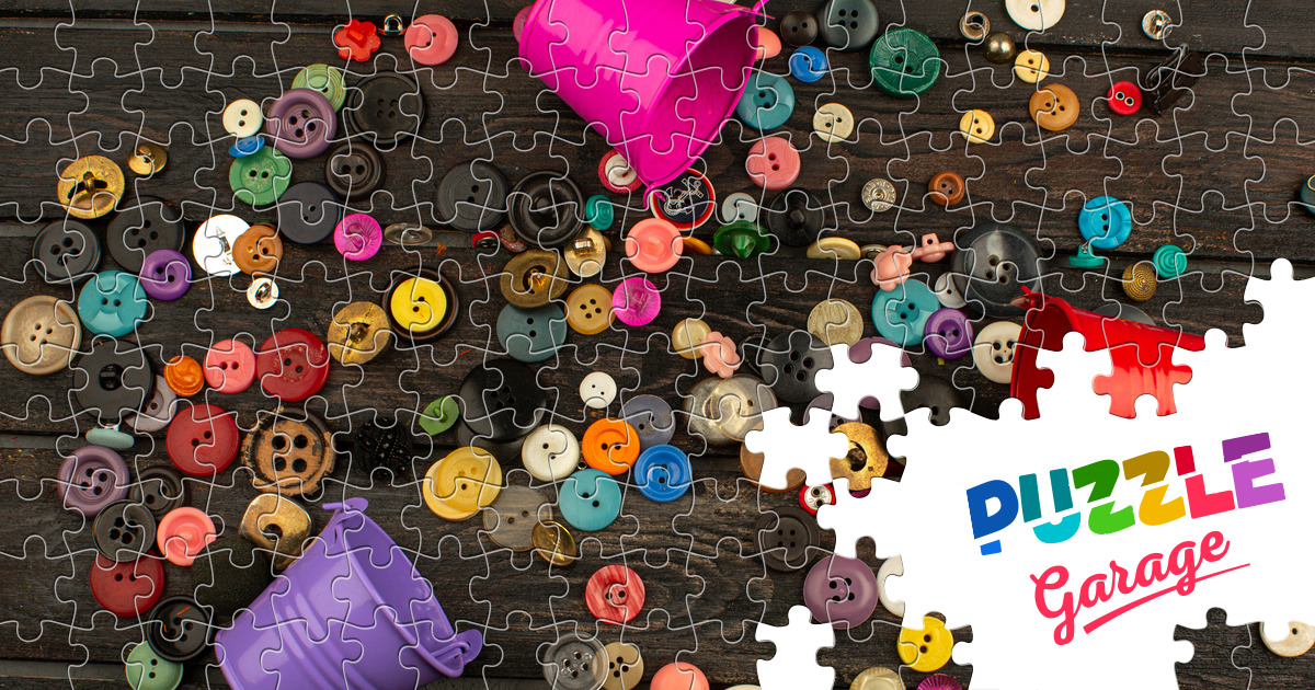 Buttons on a wooden table Jigsaw Puzzle (Home, Needlework) | Puzzle Garage