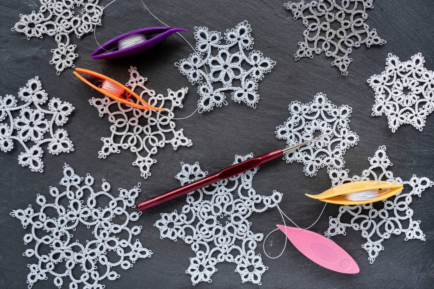 Lacy snowflakes Jigsaw Puzzle (Home, Needlework) | Puzzle Garage