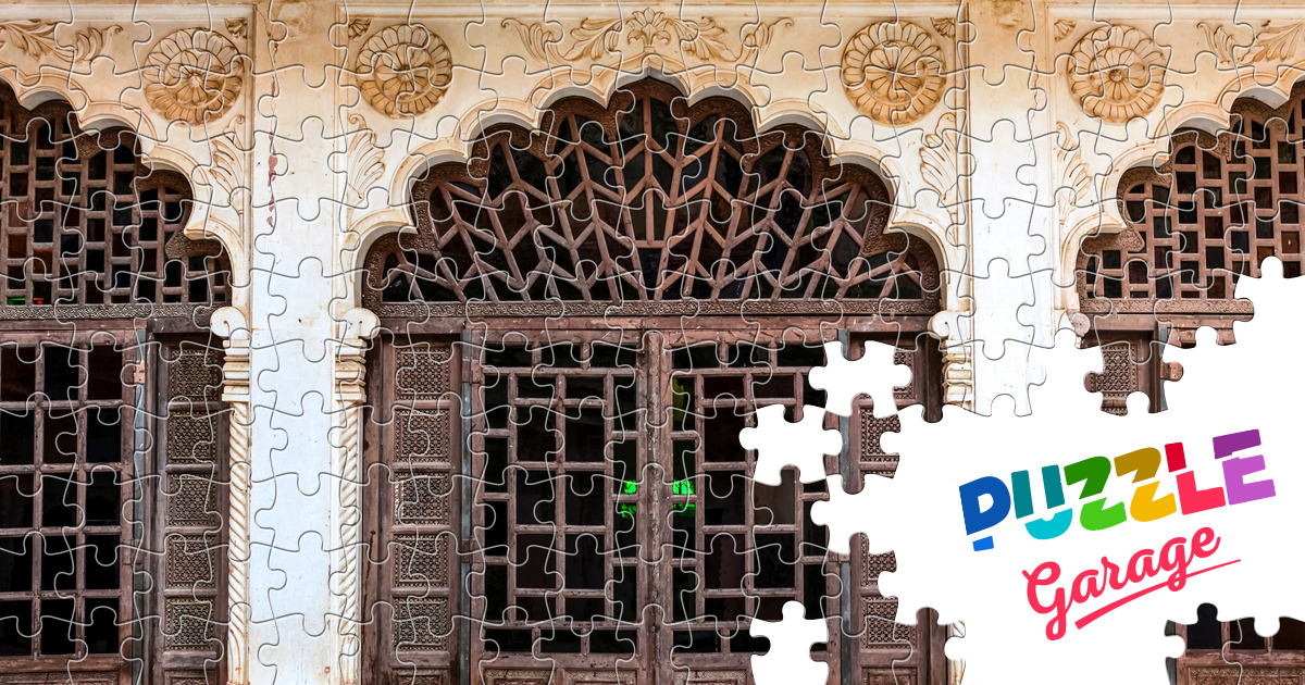 Wooden shaped doors Jigsaw Puzzle (Countries, India) | Puzzle Garage