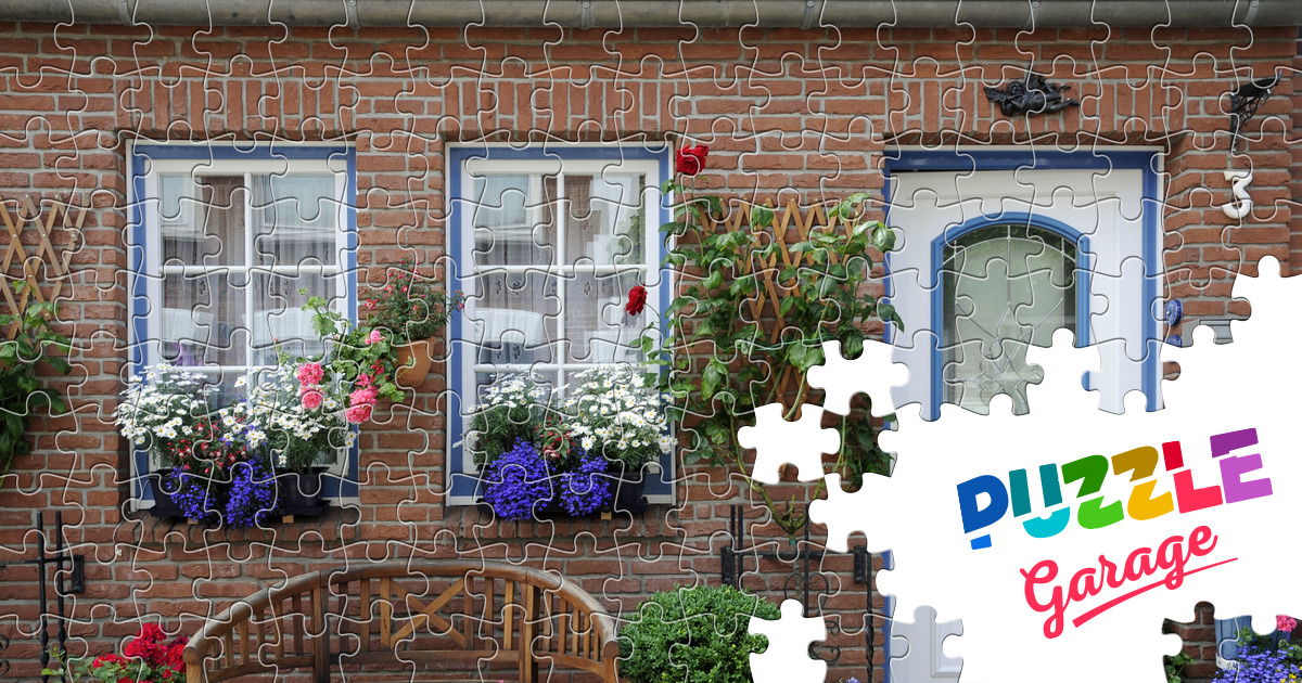 Facade of a brick house Jigsaw Puzzle (Home, Facades) | Puzzle Garage