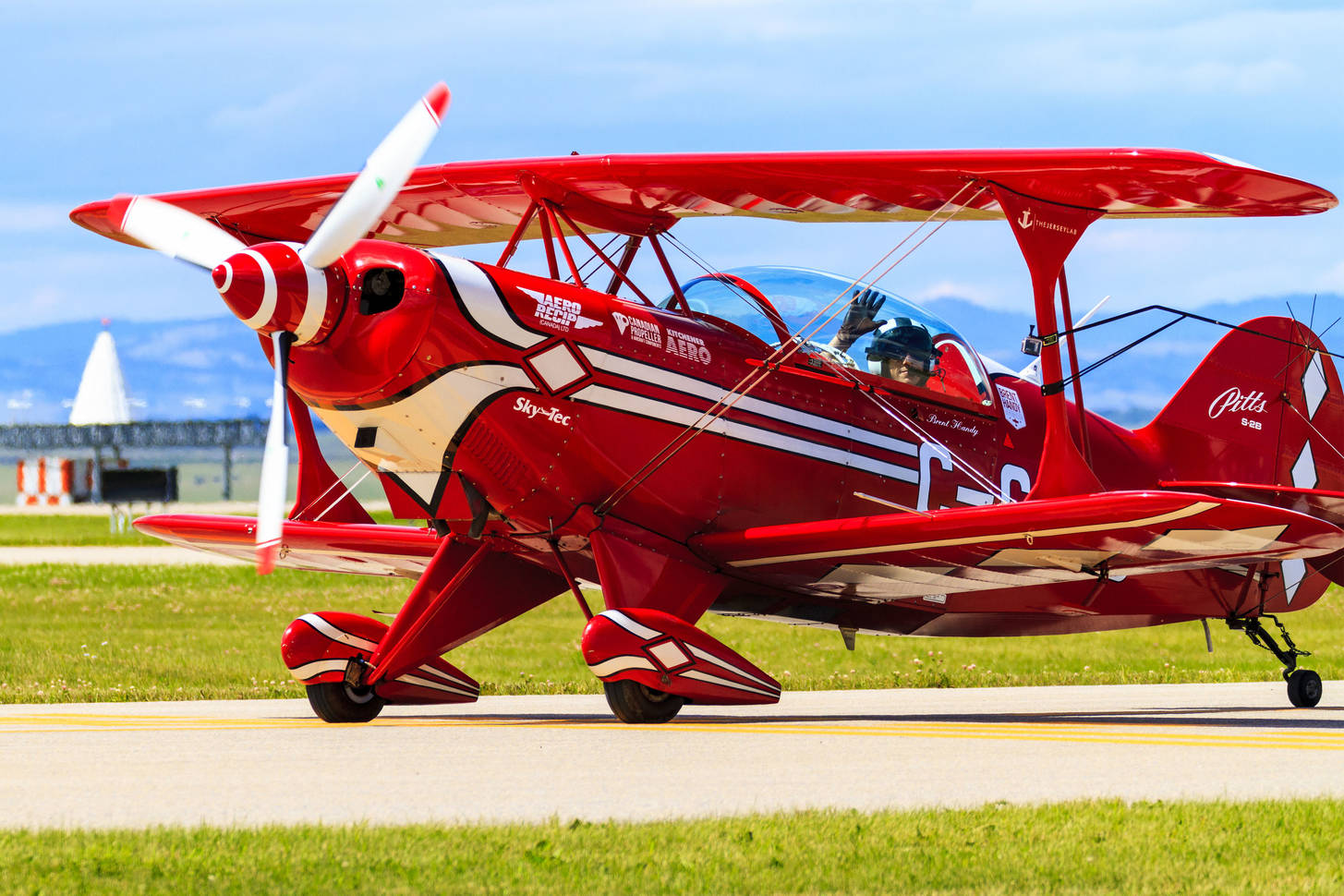 Red propeller plane Jigsaw Puzzle (Technics, Aviation) | Puzzle Garage