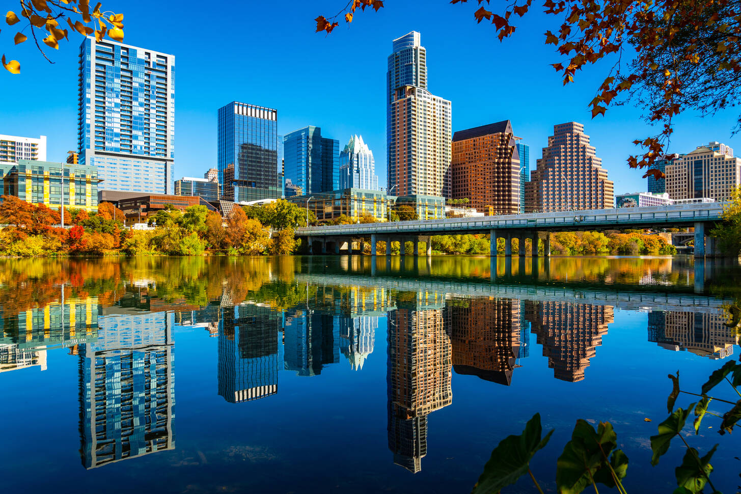 Reflection of the city of Austin in the river Jigsaw Puzzle (Countries ...