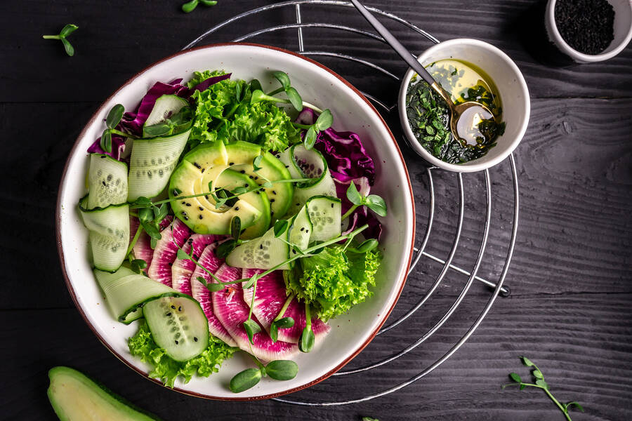 Salads with edible flowers Jigsaw Puzzle (Home, Food) | Puzzle Garage