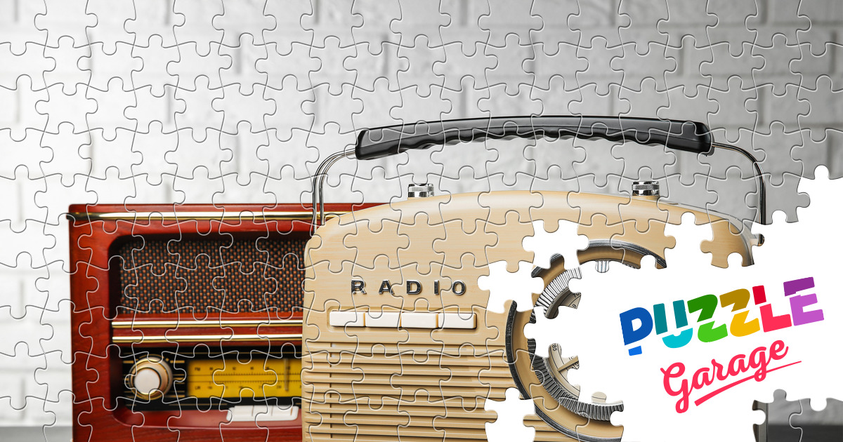 Retro radio on the table Jigsaw Puzzle (History, Retro) | Puzzle Garage