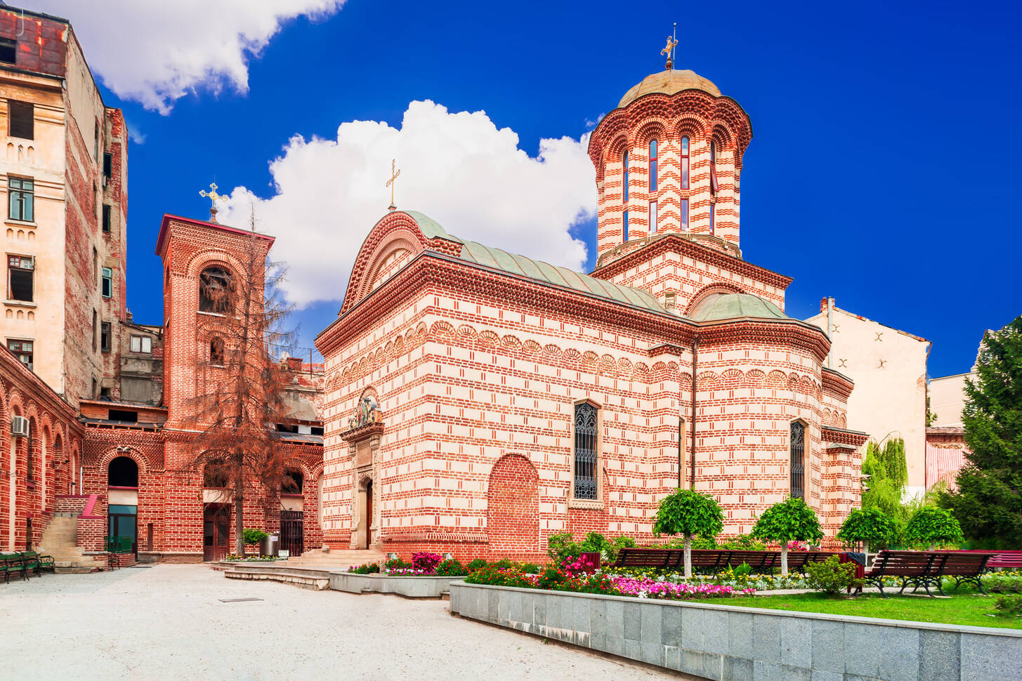 Curtea Veche Church Jigsaw Puzzle (Countries, Romania) | Puzzle Garage