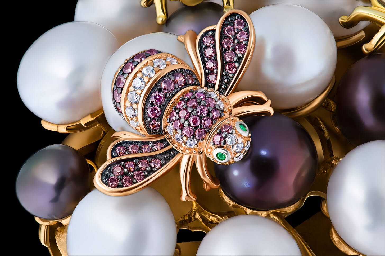 Bee with gems Jigsaw Puzzle (Stuff, Jewellery) | Puzzle Garage