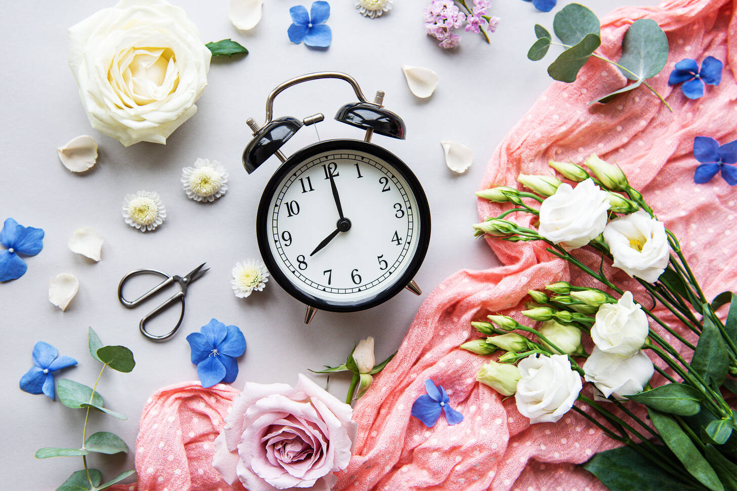 Alarm clock and flowers Jigsaw Puzzle (Stuff, Watches) | Puzzle Garage