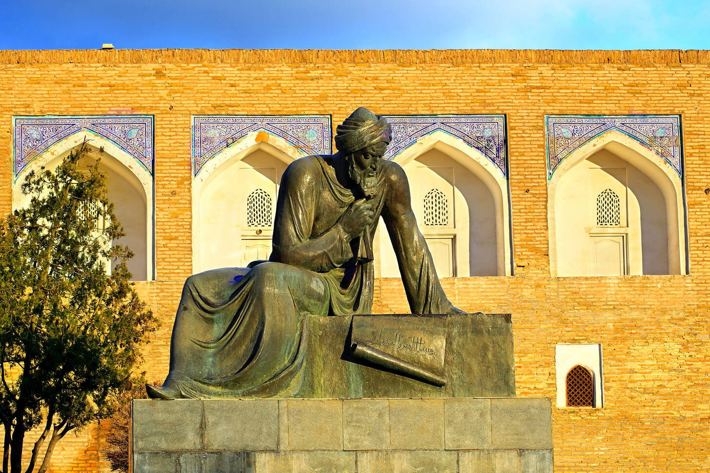 Statue of Muhammad ibn Musa al-Khwarizmi Jigsaw Puzzle (Countries ...