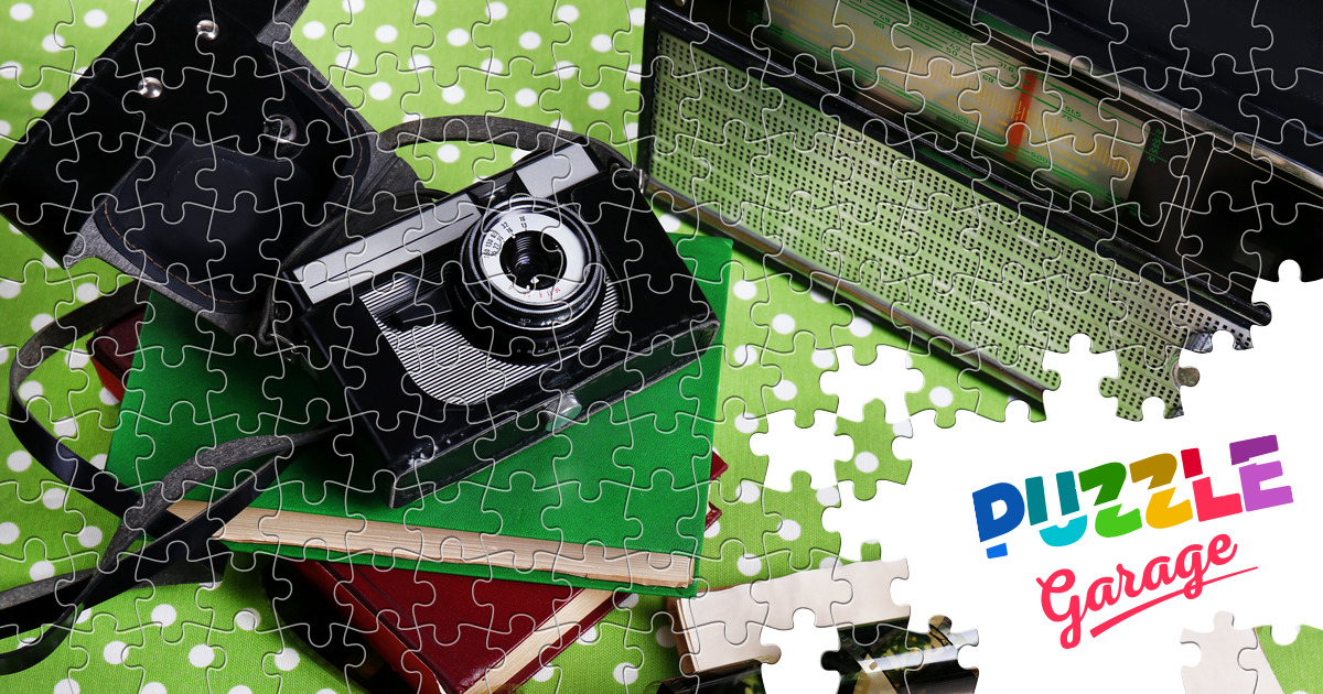 Camera, radio and books Jigsaw Puzzle (Stuff, Foto cameras) | Puzzle Garage