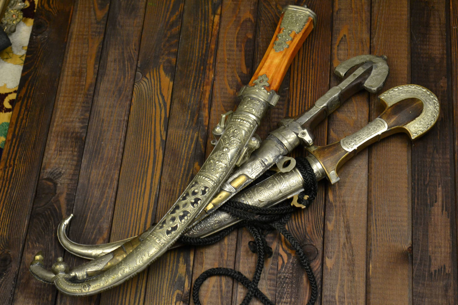 Old daggers on a wooden table Jigsaw Puzzle (Stuff, Weapons) | Puzzle ...