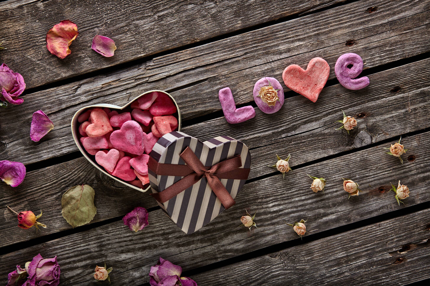 Box with hearts on the table Jigsaw Puzzle (Holidays, Valentine's Day ...