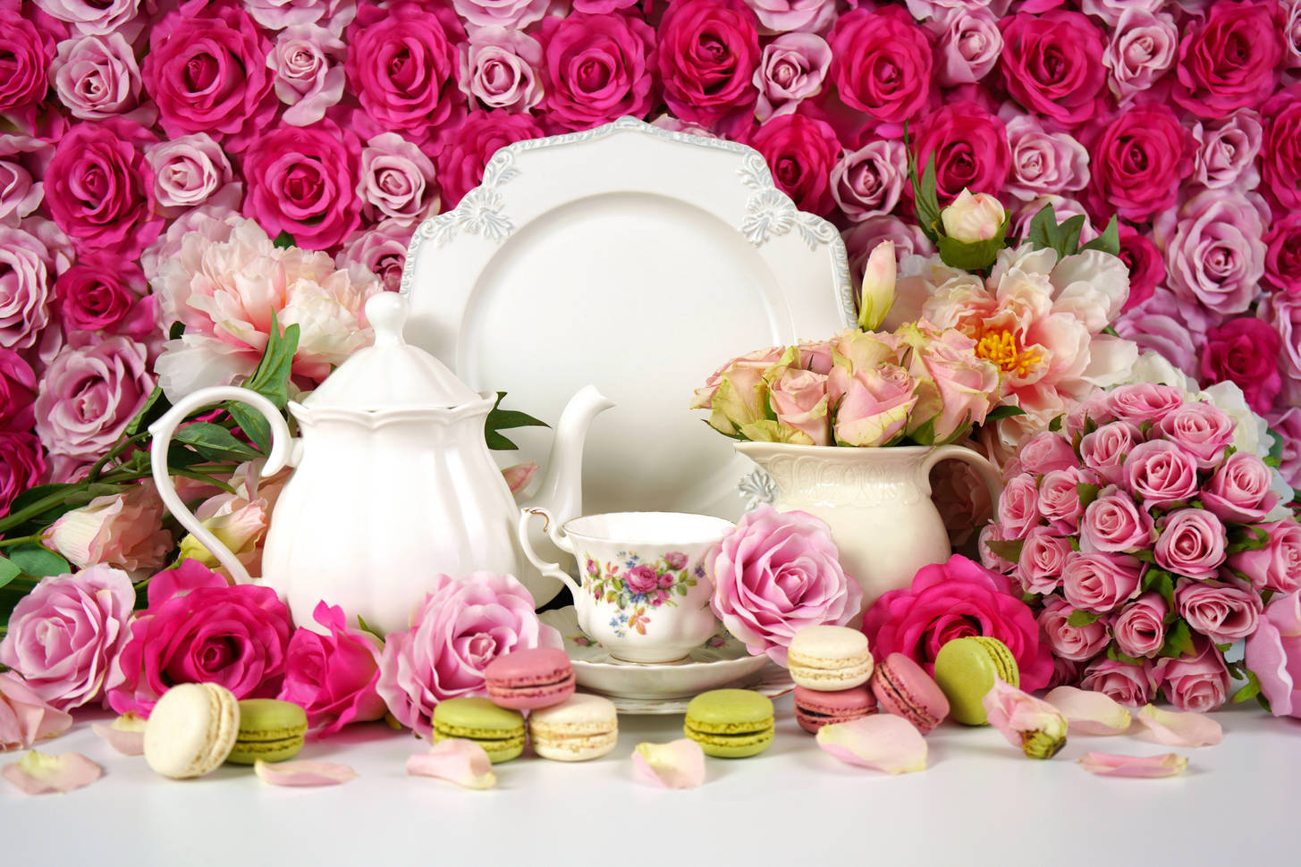 Tea set and roses Jigsaw Puzzle (Plants, Flowers) | Puzzle Garage