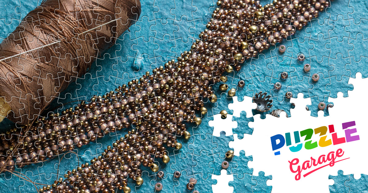 Beaded necklace Jigsaw Puzzle (Home, Needlework) | Puzzle Garage