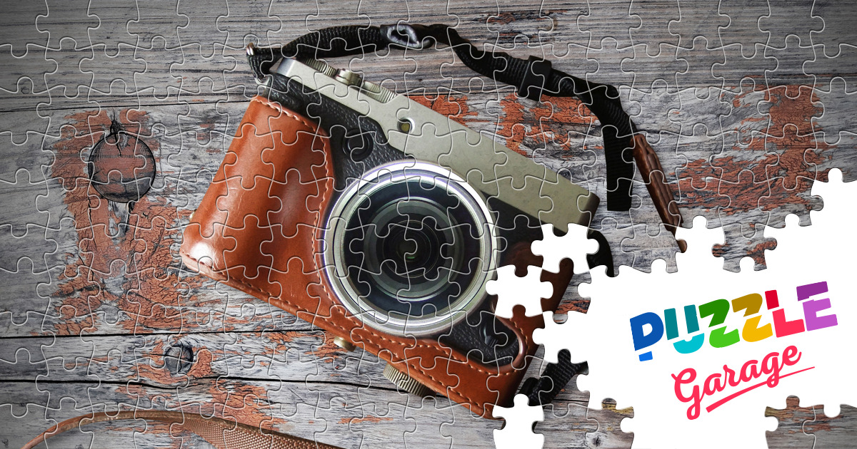 Retro camera on the table Jigsaw Puzzle (Stuff, Foto cameras) | Puzzle ...