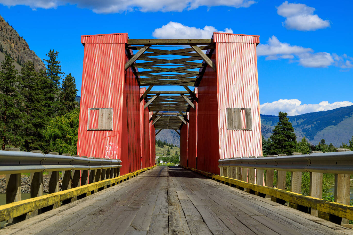 Red bridge in the village of Keremeos Jigsaw Puzzle (Countries, Canada ...