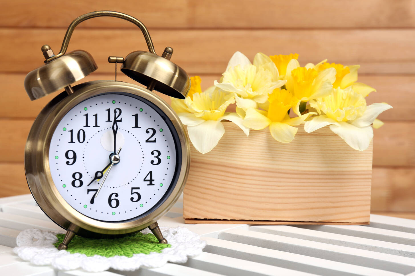 Alarm clock on the table Jigsaw Puzzle (Stuff, Watches) | Puzzle Garage