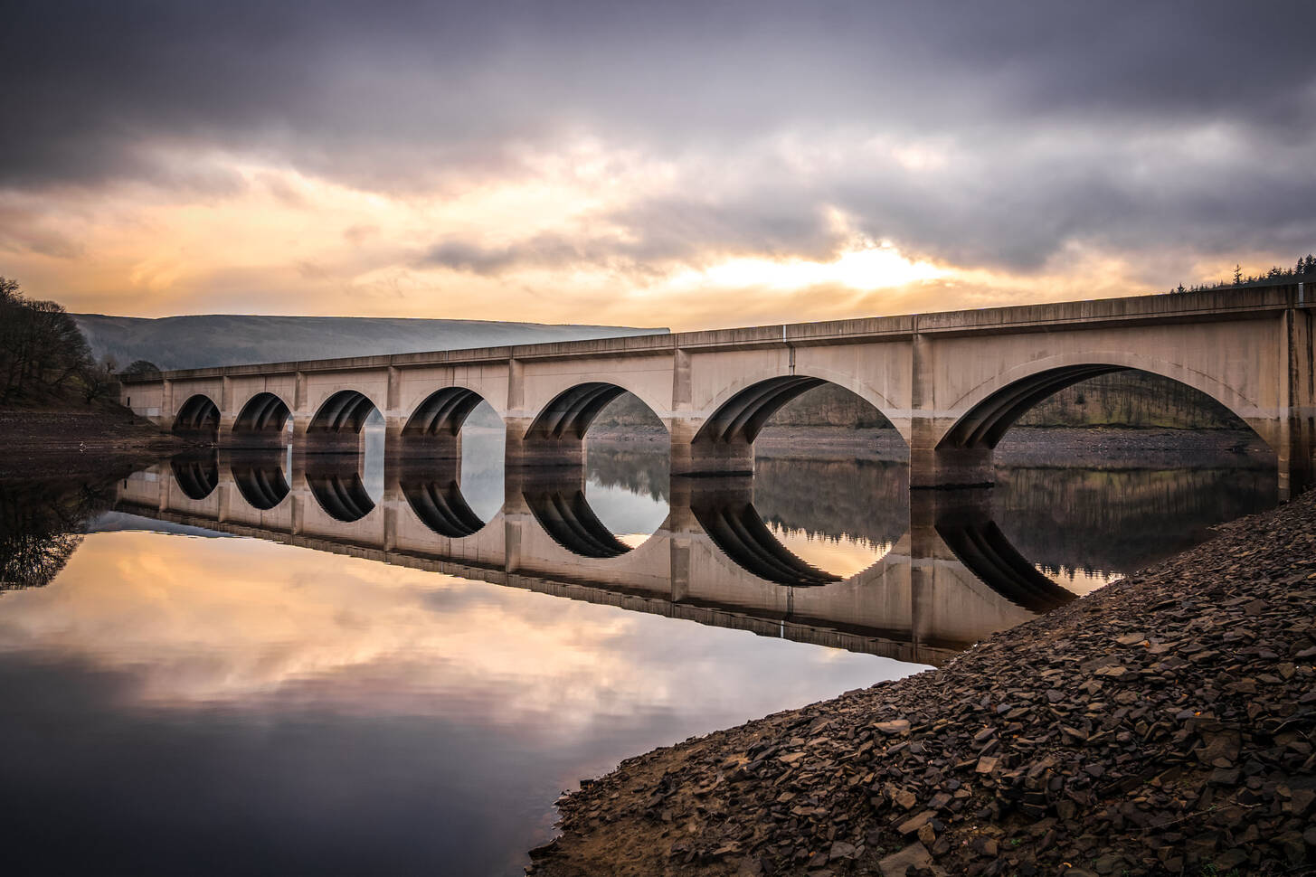 Arch Bridge at Ladybower Reservoir Jigsaw Puzzle (Architecture, Bridges ...