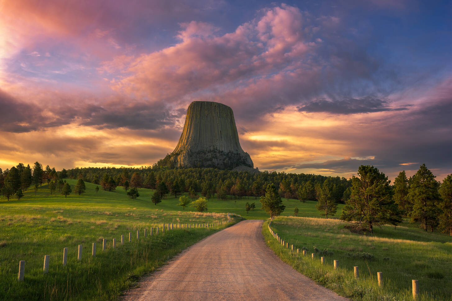Devils Tower Jigsaw Puzzle (Countries, USA) | Puzzle Garage