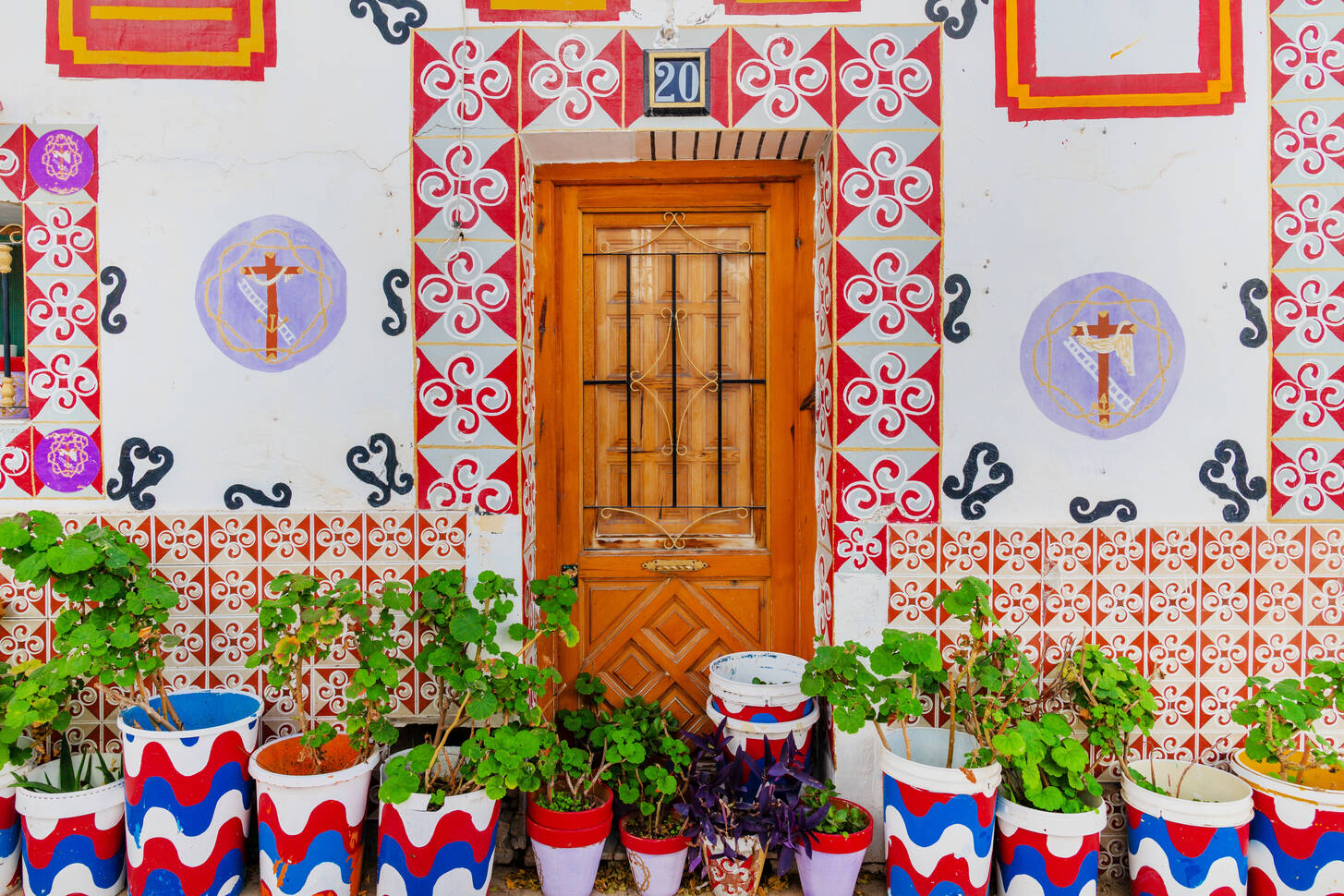 Bright house with flowers Jigsaw Puzzle (Home, Facades) | Puzzle Garage