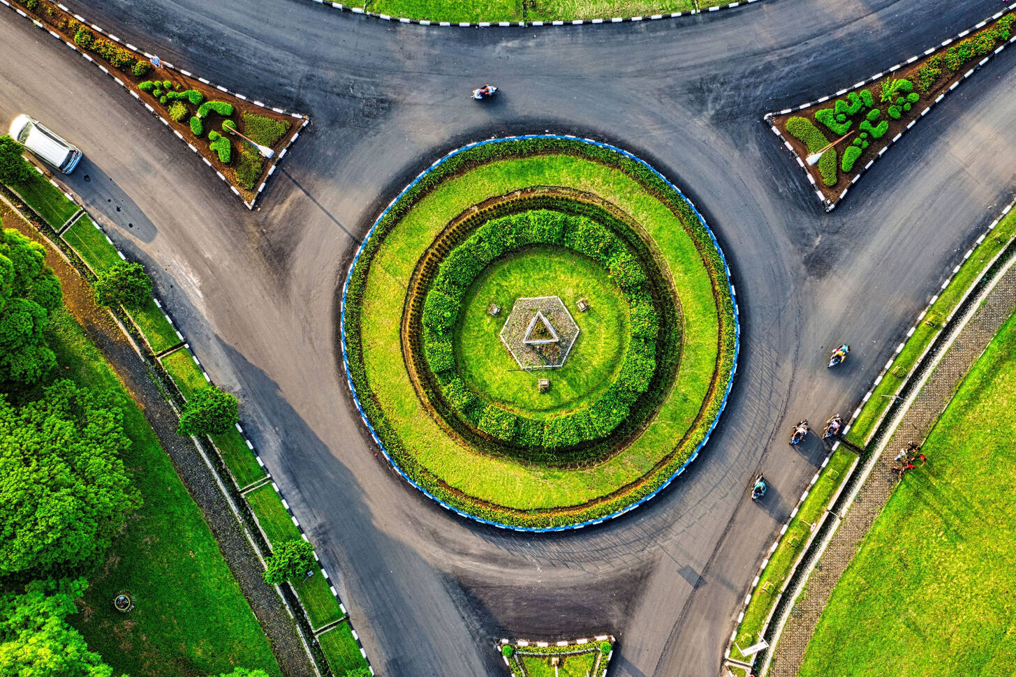 Top view of roundabout Jigsaw Puzzle (Other, Aerial view) | Puzzle Garage