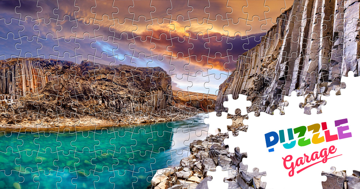 Basalt Canyon Studlagil Jigsaw Puzzle (Countries, Iceland) | Puzzle Garage